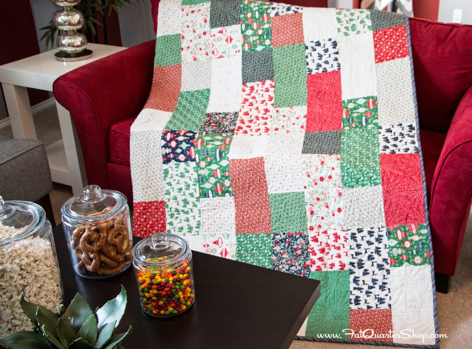 50+ Best Fat Quarter Quilt Patterns + Free FQ Patterns