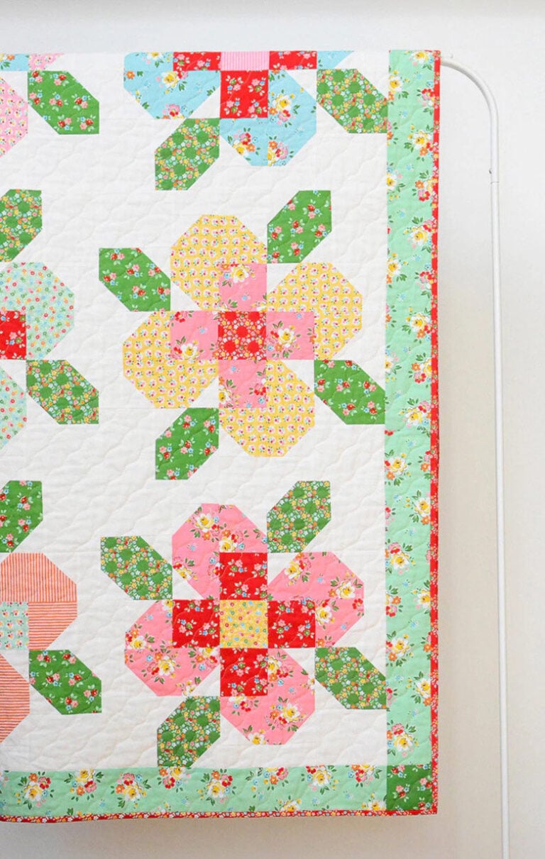 Flower Quilt Patterns: 20+ Ideas for Modern Quilters